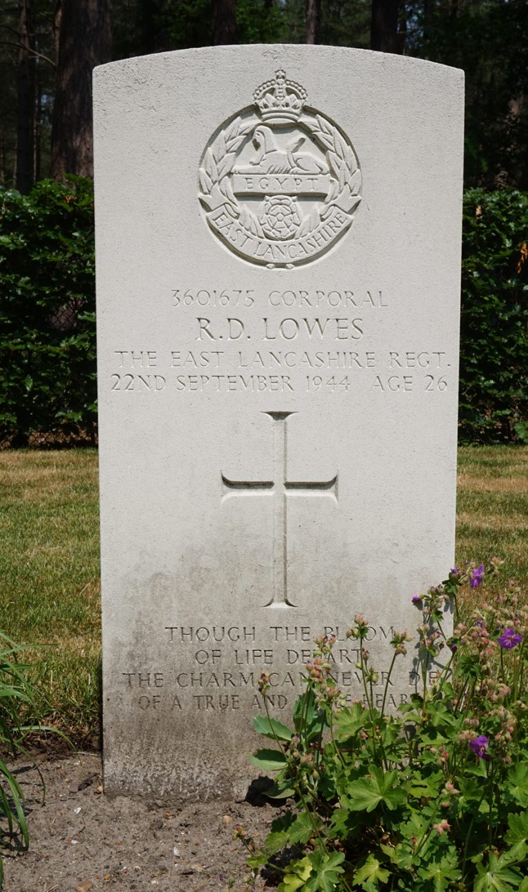 LOWES – Valkenswaard War Cemetery